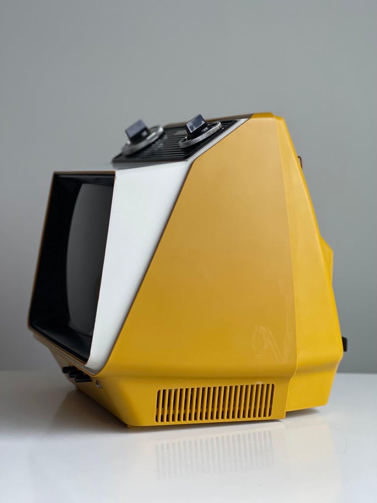 Space Age Retro Yellow Television T.V. Set by G. E. 1975 Works at ...