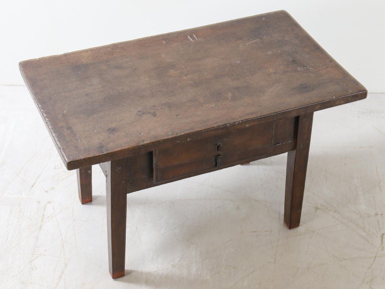 Spanish 18th Century Dark Walnut Single Drawer Table For Sale at 1stDibs