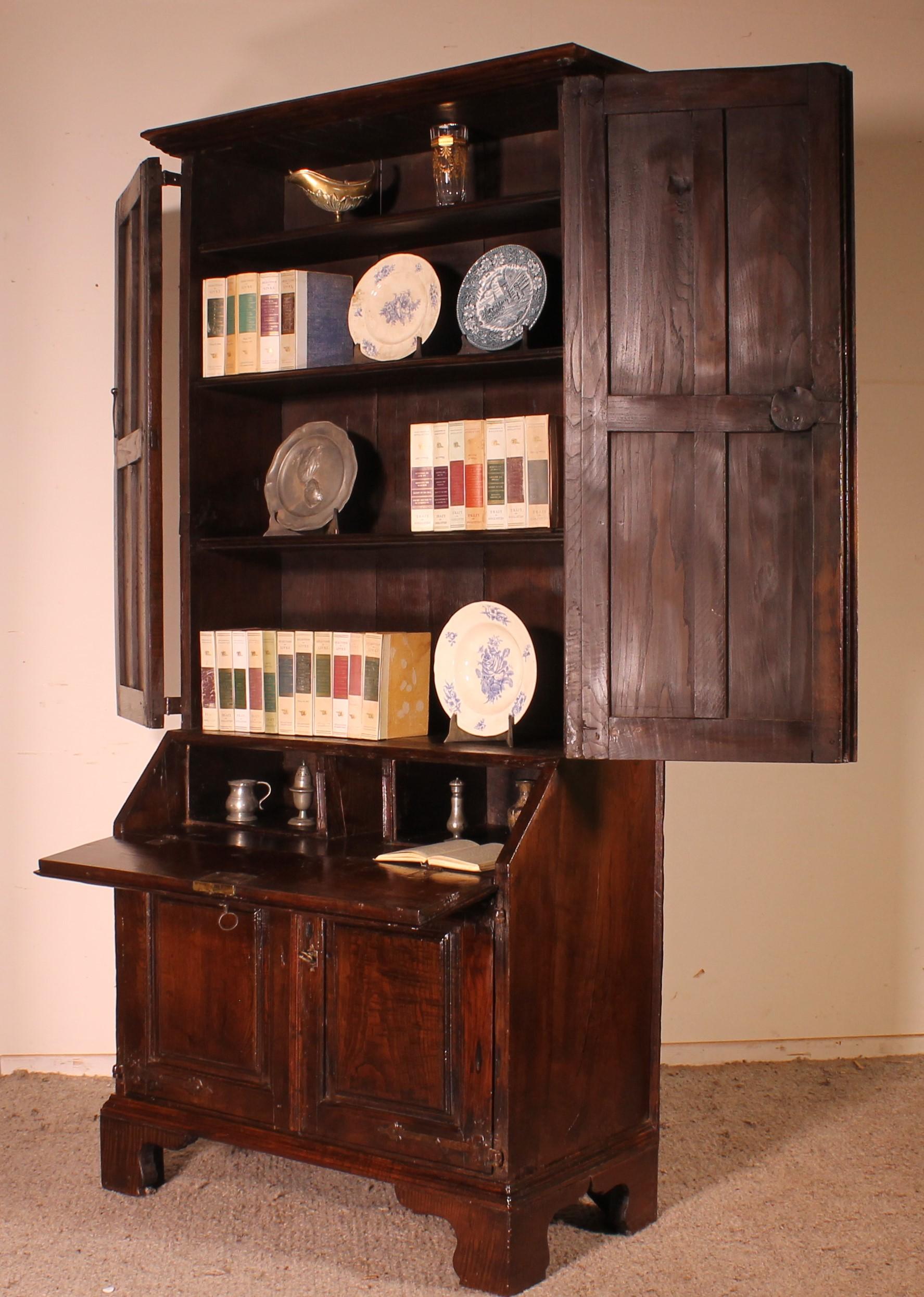 Spanish Buffet From Galicia - 18th Century For Sale at 1stDibs