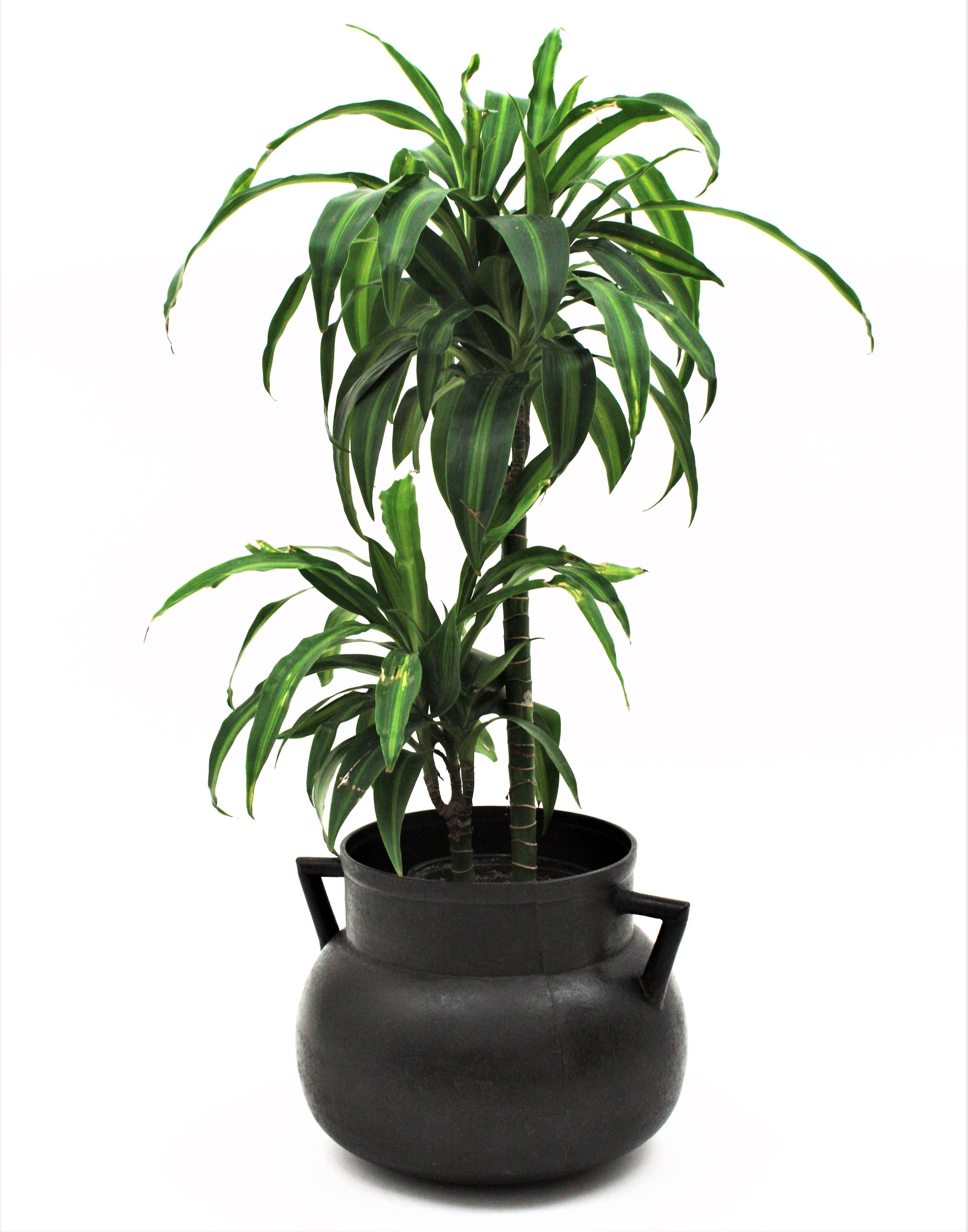 Spanish Cast Iron Cauldron Pot or Vessel For Sale at 1stDibs | cauldron ...