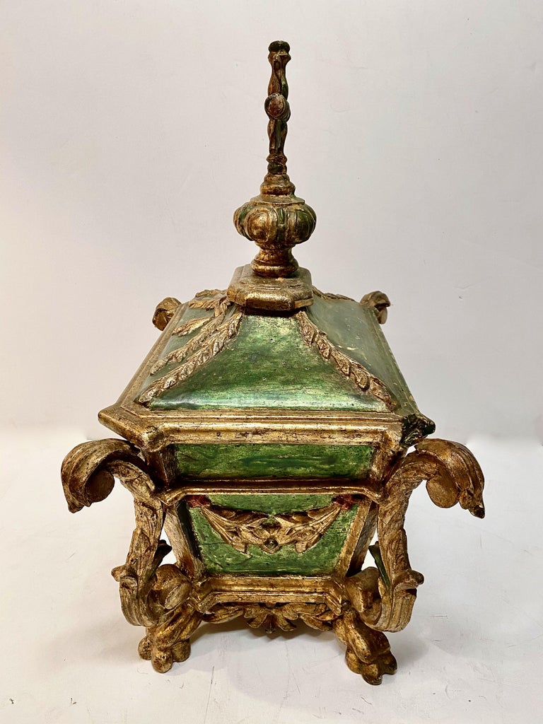 Spanish Colonial Gilt Wood Reliquary or Table Box For Sale at 1stDibs