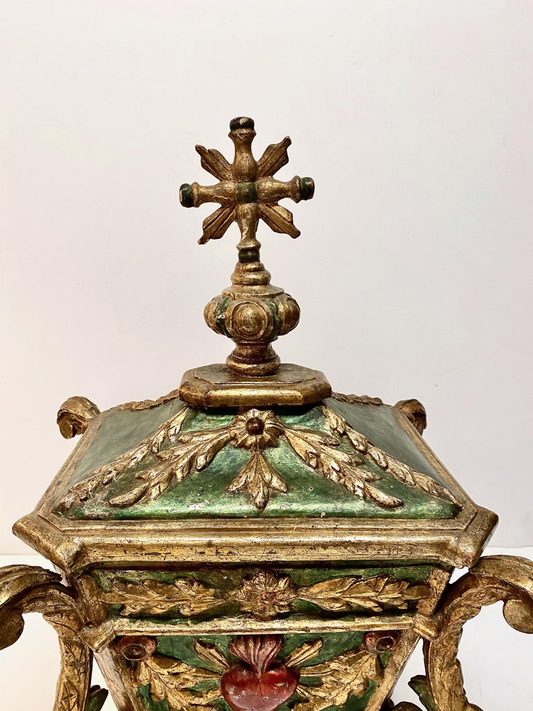 Spanish Colonial Gilt Wood Reliquary or Table Box For Sale at 1stDibs