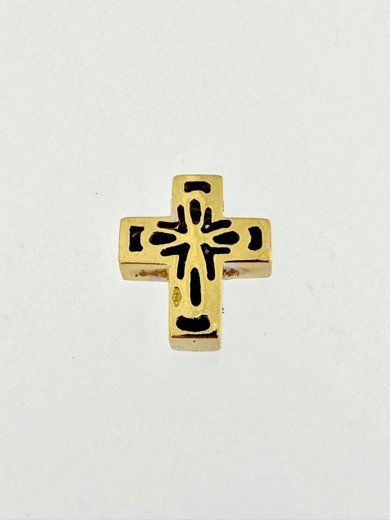 Spanish Diamond Cross 18 Karat Yellow Gold For Sale at 1stDibs