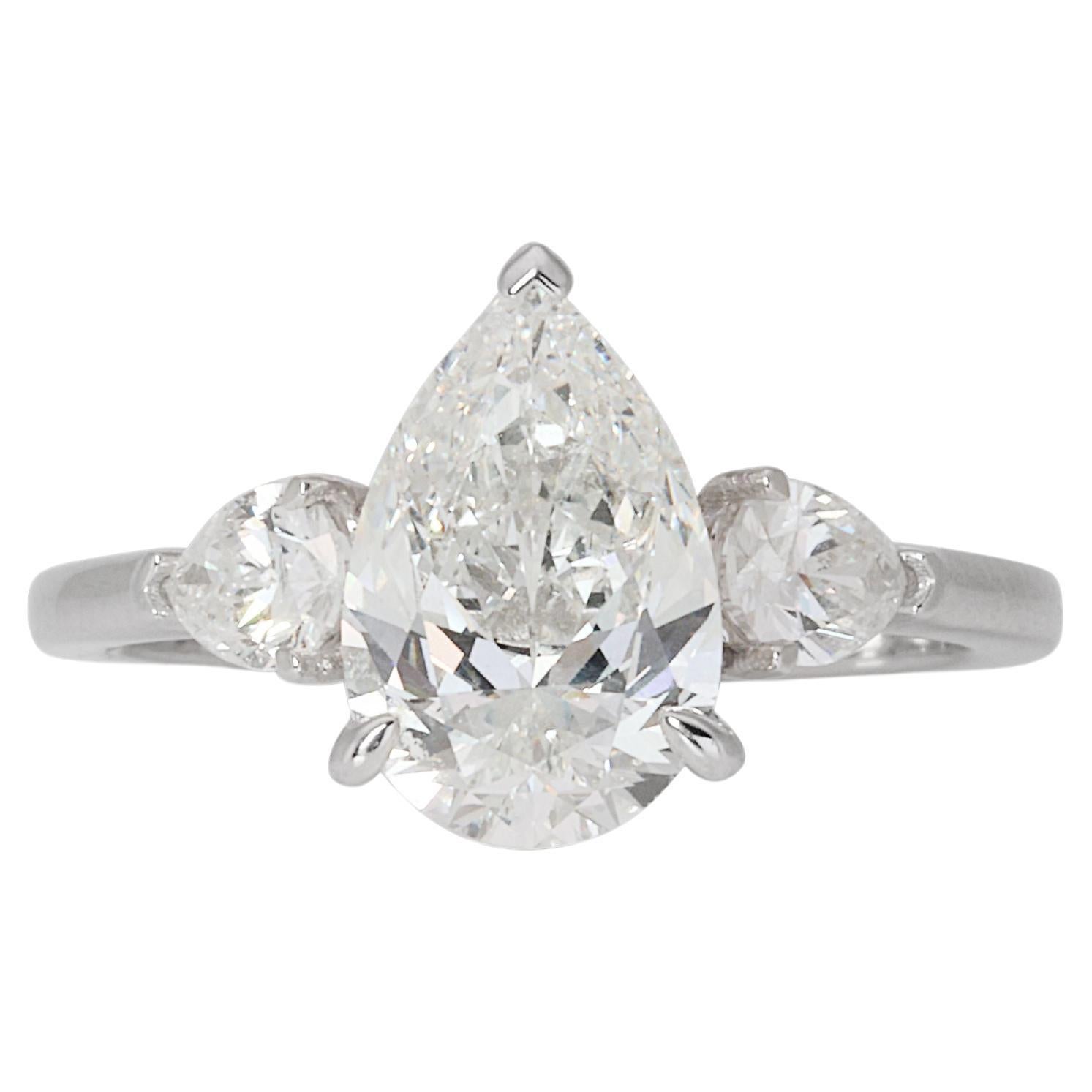 Sparkling White Gold Diamond Ring For Sale at 1stDibs