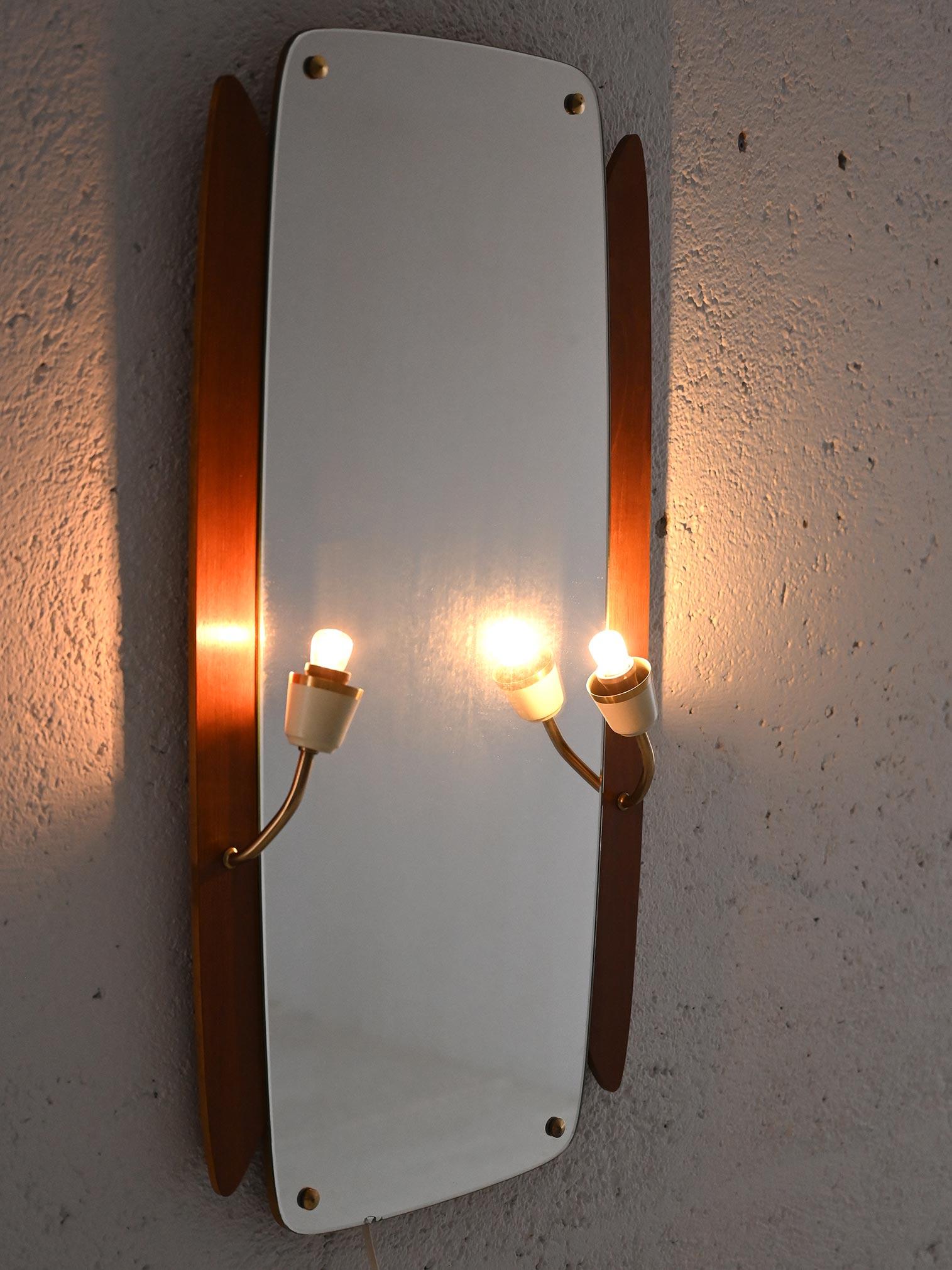 Vintage mirror with lights For Sale at 1stDibs