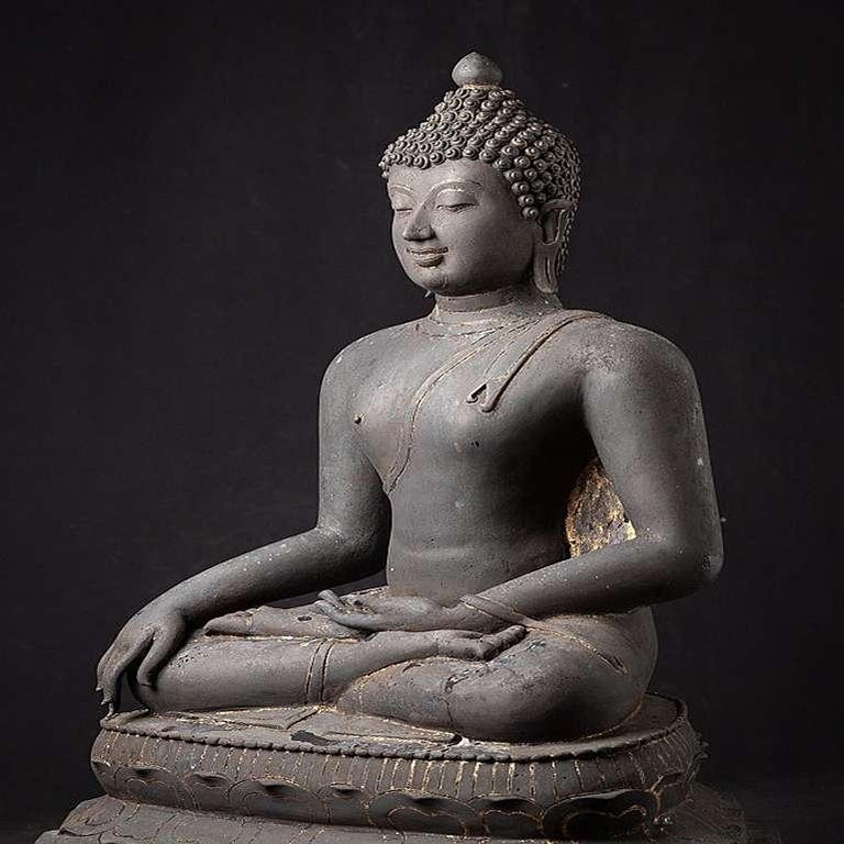 Special Antique Bronzen Chiang Saen Buddha from Thailand For Sale at ...