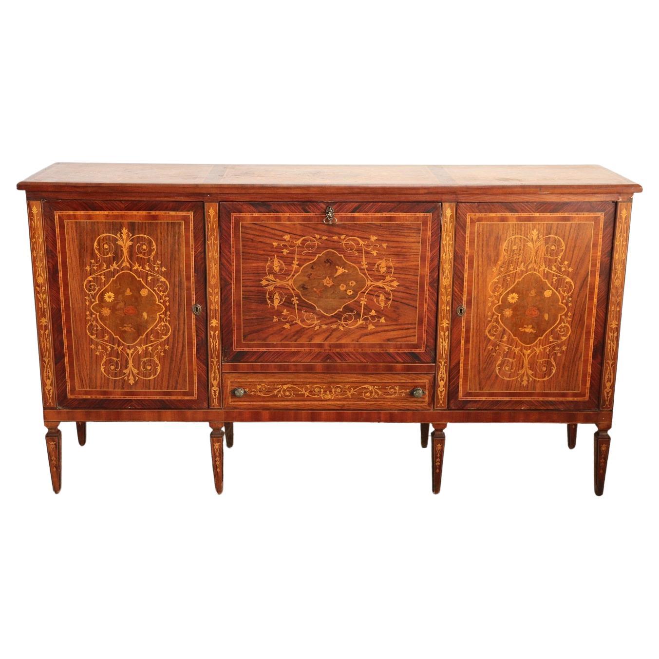 New York Federal Period American Mahogany Inlaid Sideboard at 1stDibs