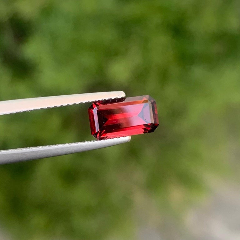 Spectacular Red Garnet For Jewelry 1.95 Carats AAA Eye Clean Loose ...