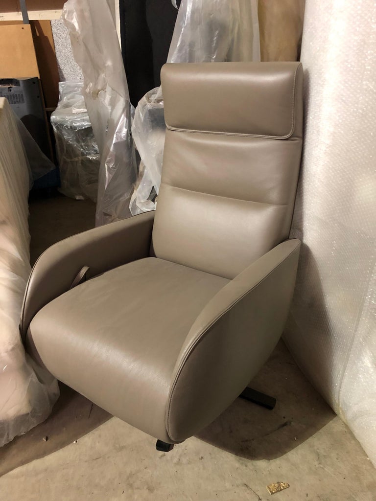 Wittmann Spencer Leather Recliner at 1stDibs