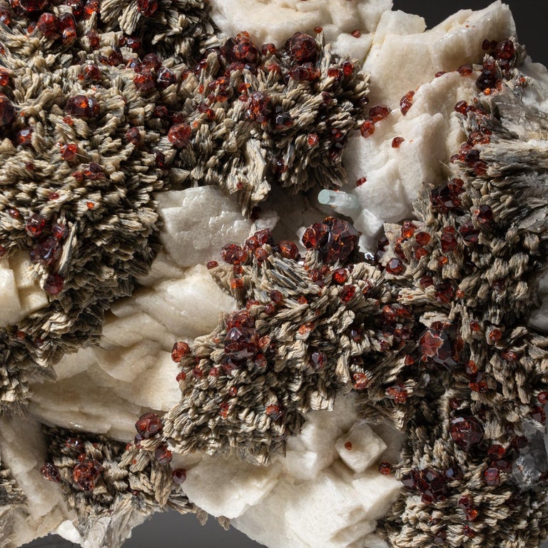 Spessartine Garnet with Muscovite on Albite Matrix From Fujian, China ...