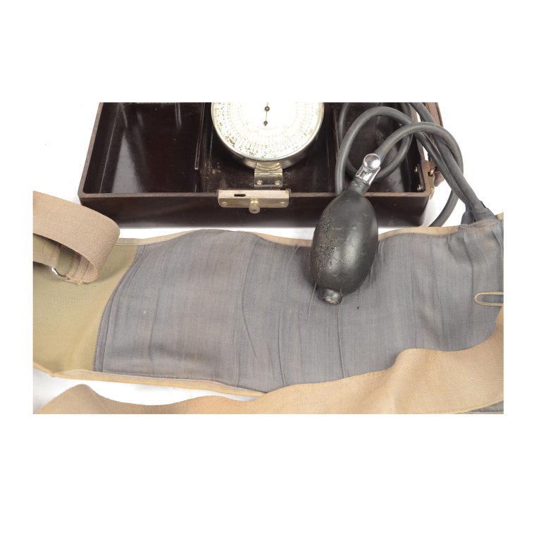 Vintage Medical Sphygmomanometer in its Original Bakelite Box, German ...