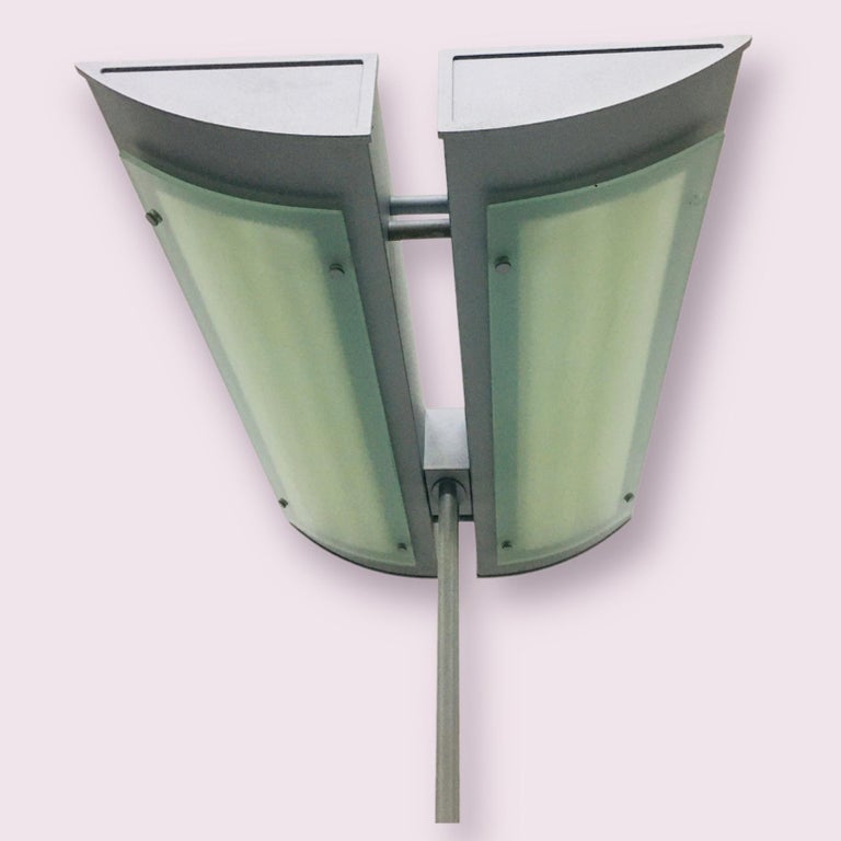 Lampadaire futuriste Spittler des années 1990 En vente sur 1stDibs