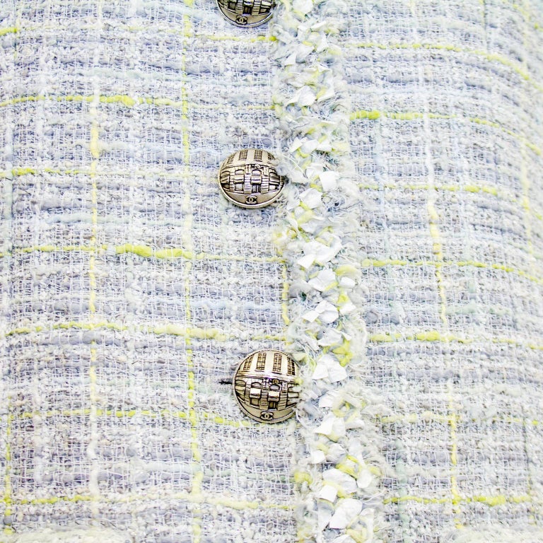 Spring 2009 Chanel Grey Bouclé Tweed Jacket at 1stDibs | boucle jacket ...