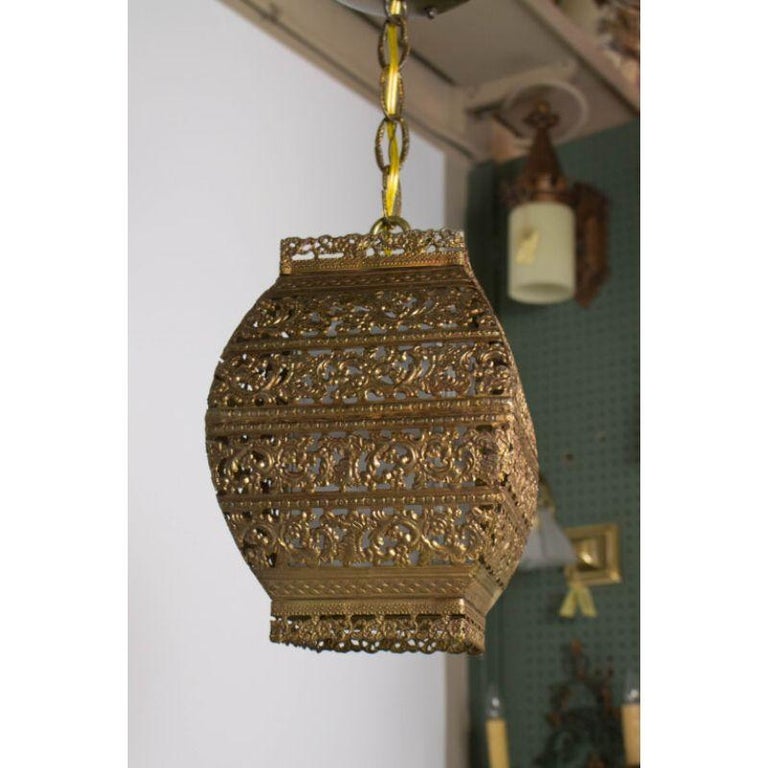 Square Gold Filigree Pendant For Sale at 1stDibs