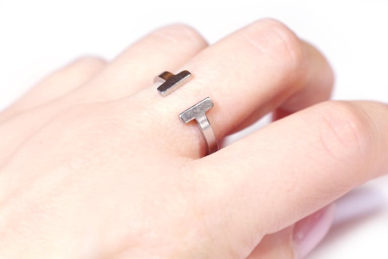 Square Tiffany T Ring in 18 Karat White Gold For Sale at 1stDibs