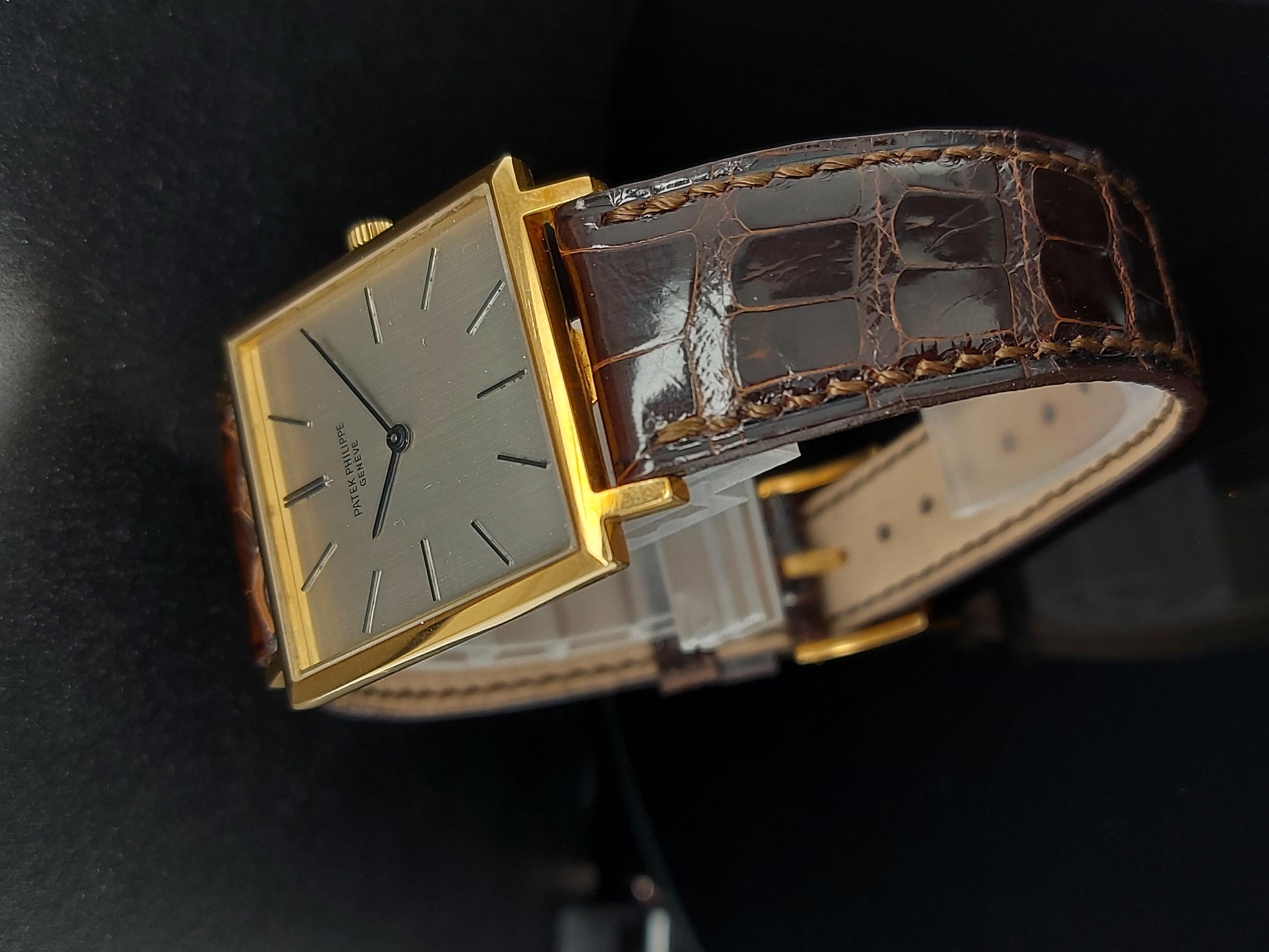 Square Vintage Patek Philippe 18 Karat Solid Gold from 1970, Ref. 3555 ...