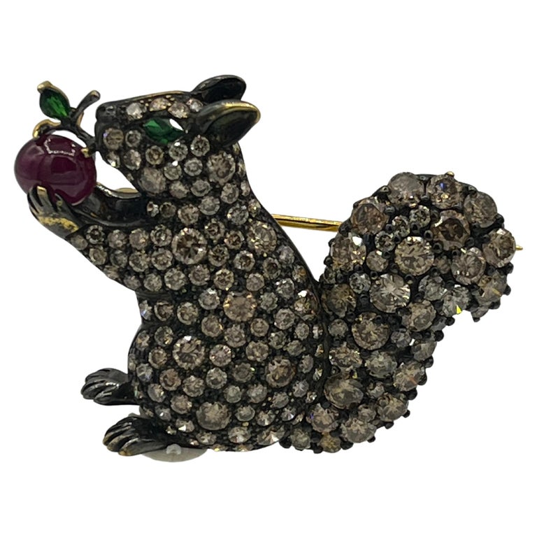 Squirrel Brooch 18 K Diamond For Sale at 1stDibs