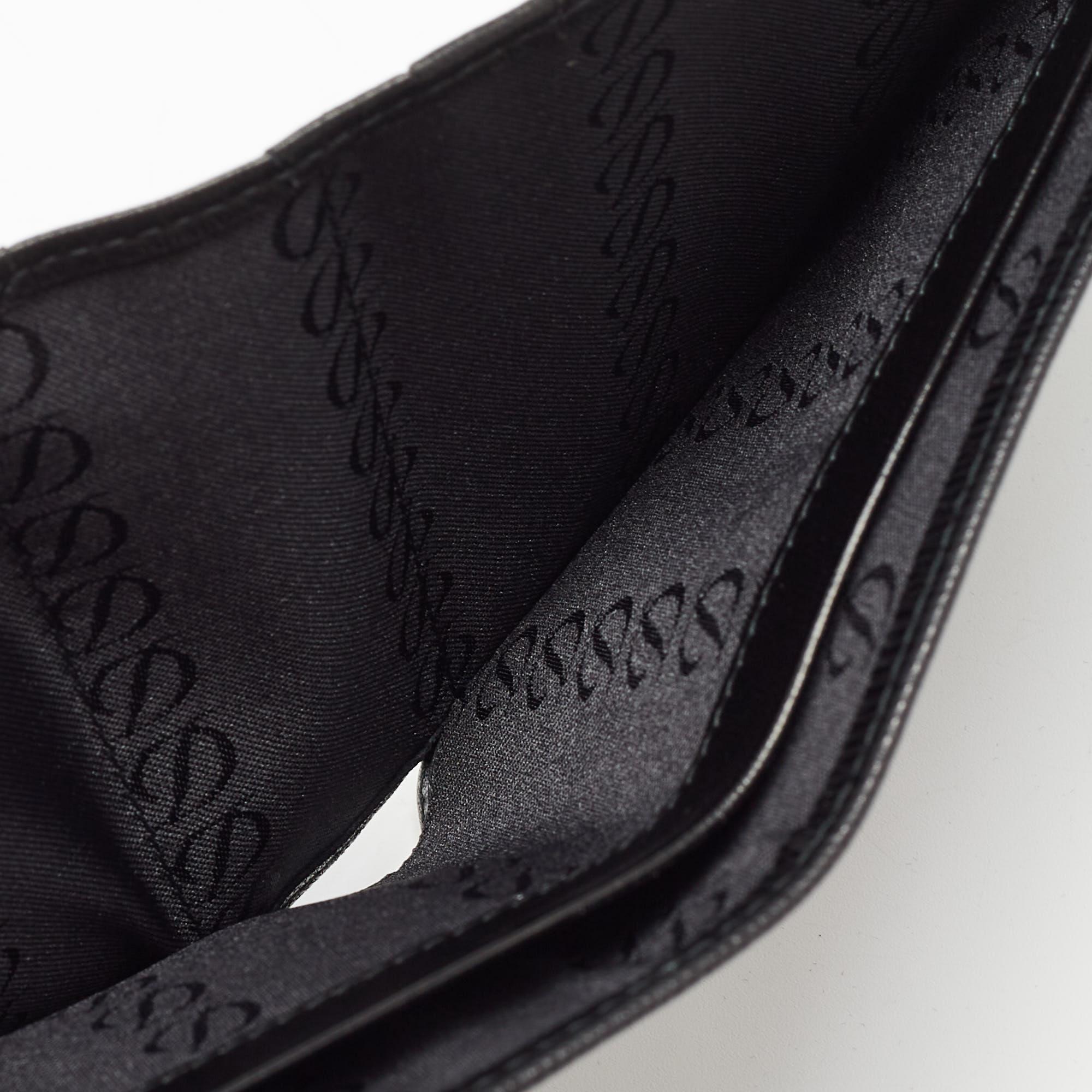 S.T. Dupont Black Textured Leather Bifold Wallet For Sale at 1stDibs