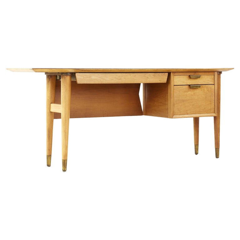 Standard Furniture Bureau caisson unique du milieu du sicle en noyer En ...