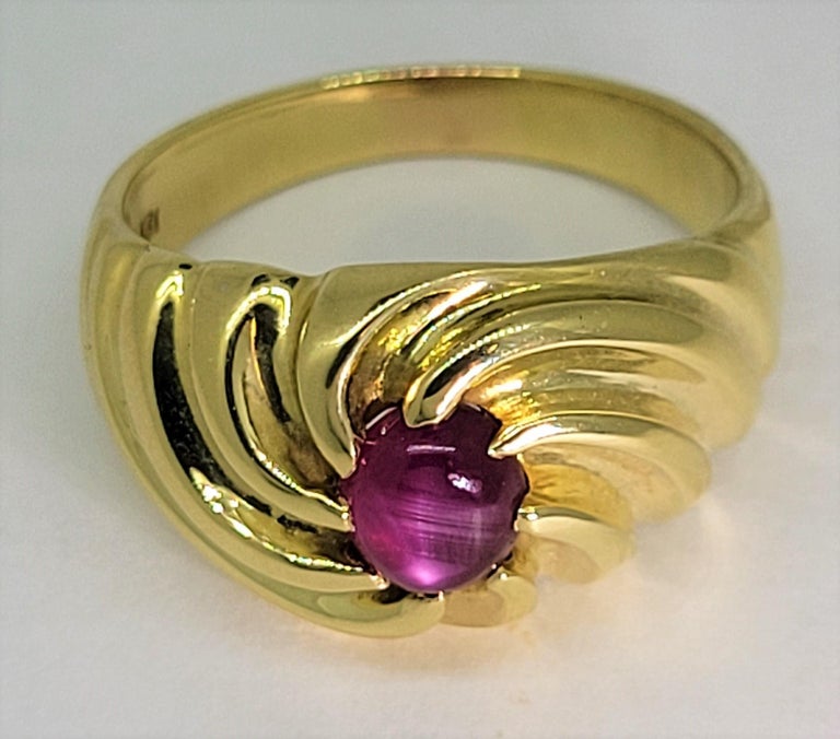 Star Ruby Ring 18 Karat Yellow Gold at 1stDibs