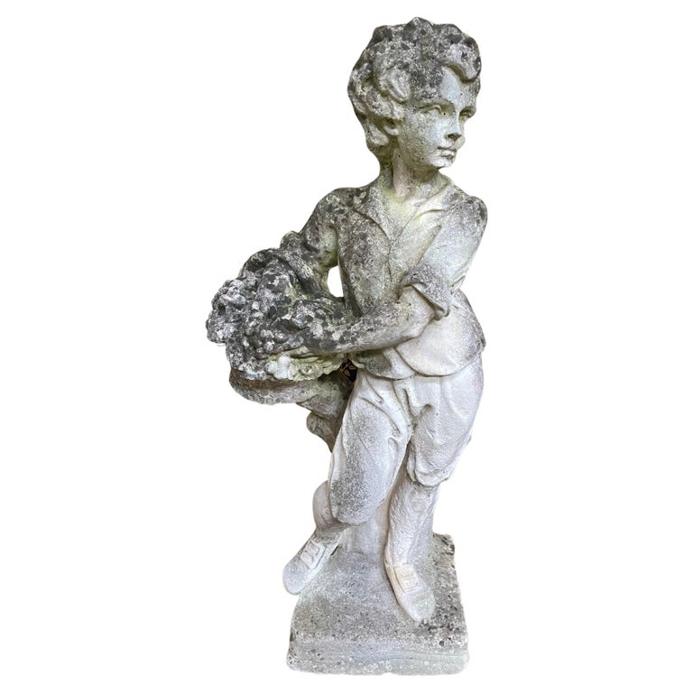 Statue De Jardin En Pierre À L’enfant For Sale at 1stDibs