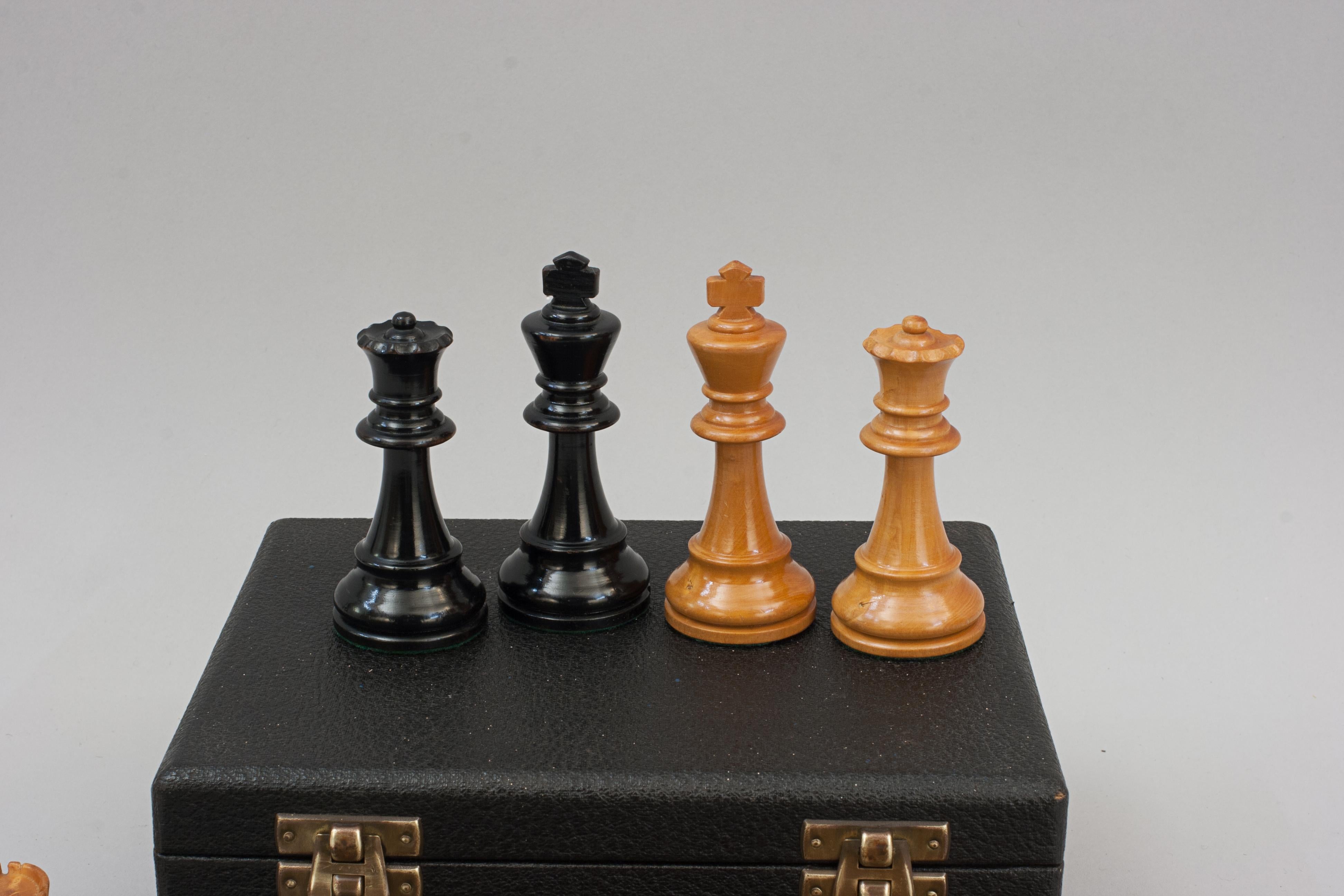 Staunton Style Chess Set For Sale at 1stDibs