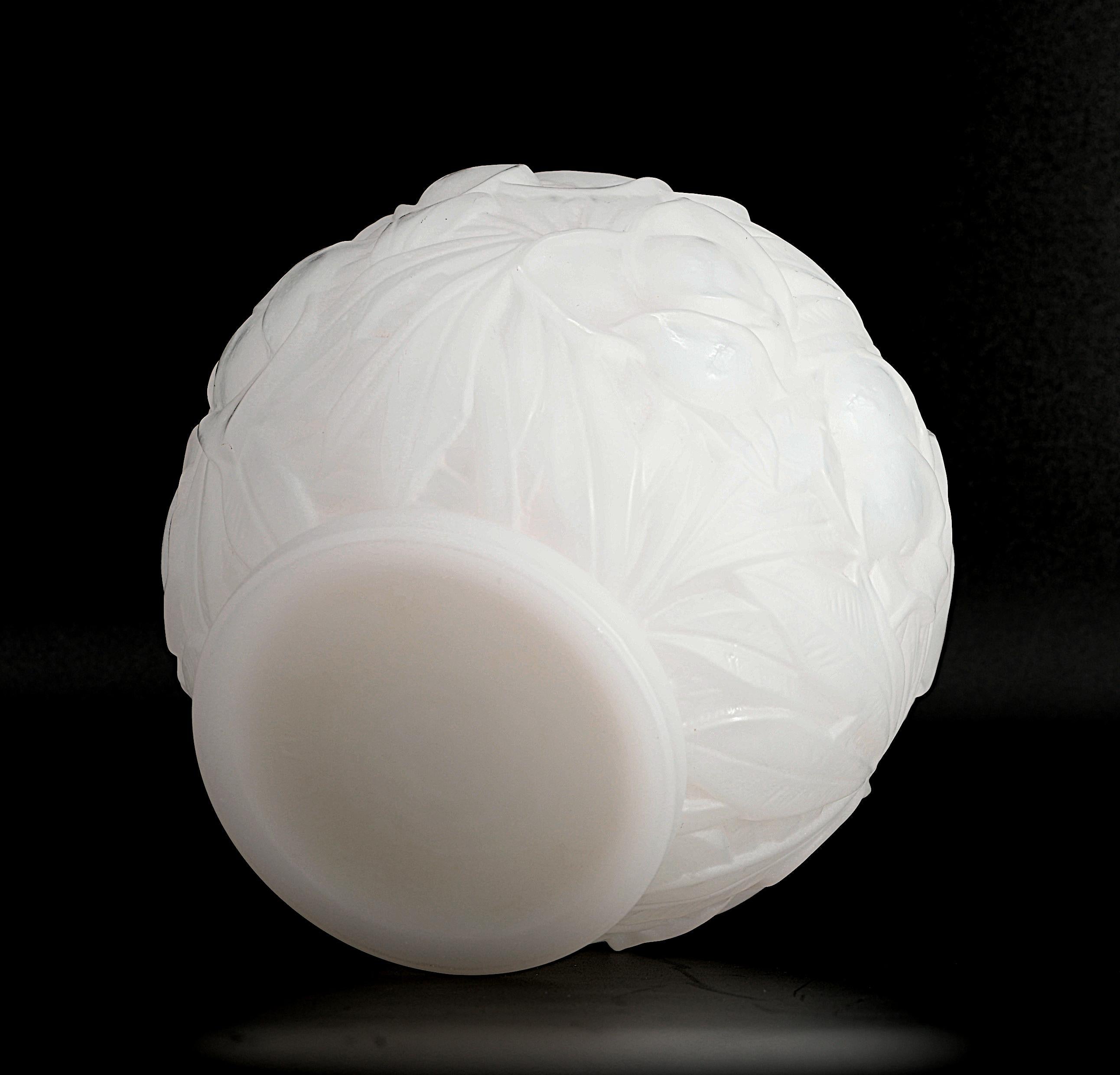 Stella, French Art Deco Glass Vase, 1930s For Sale at 1stDibs