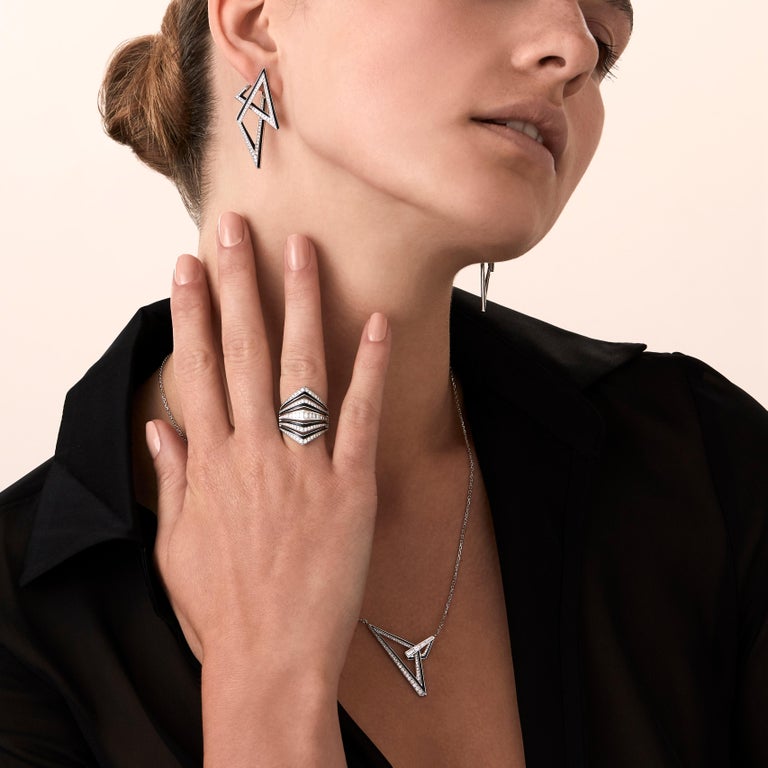 Stephen Webster Vertigo Infinity 18 Karat White Gold and White Diamond Hoops For Sale at 1stDibs