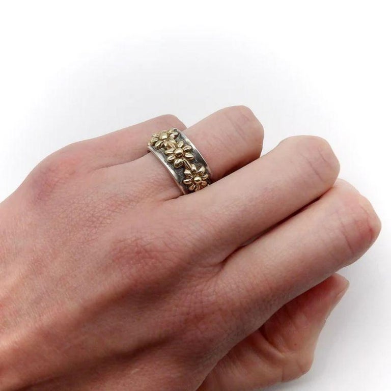 Sterling Silver and 14K Wide Band Daisy Chain Ring For Sale at 1stDibs