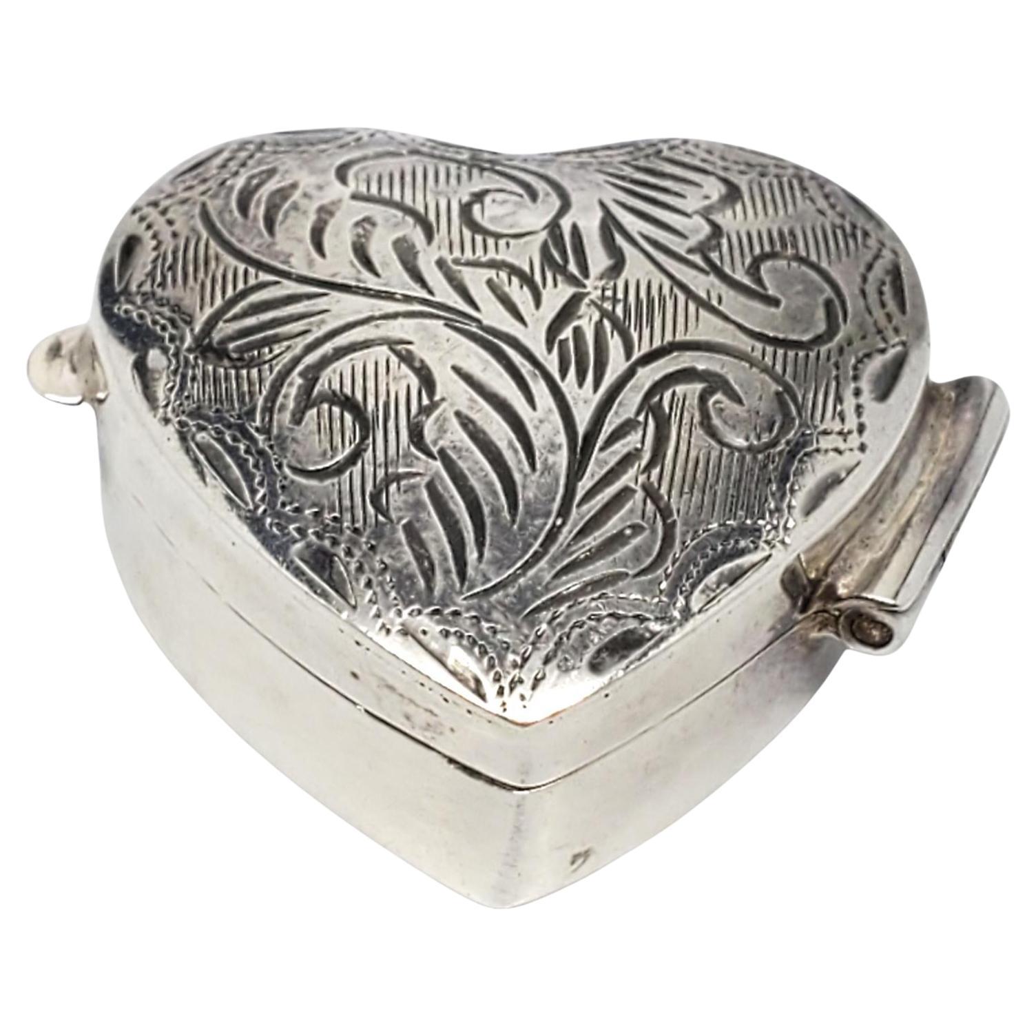 Sterling Silver Oval Pill Box # 19679 For Sale at 1stDibs