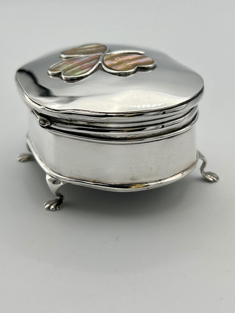 Sterling Silver Mother of Pearl Clover/Trefoil Box For Sale at 1stDibs