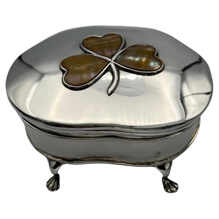 Sterling Silver Mother of Pearl Clover/Trefoil Box For Sale at 1stDibs