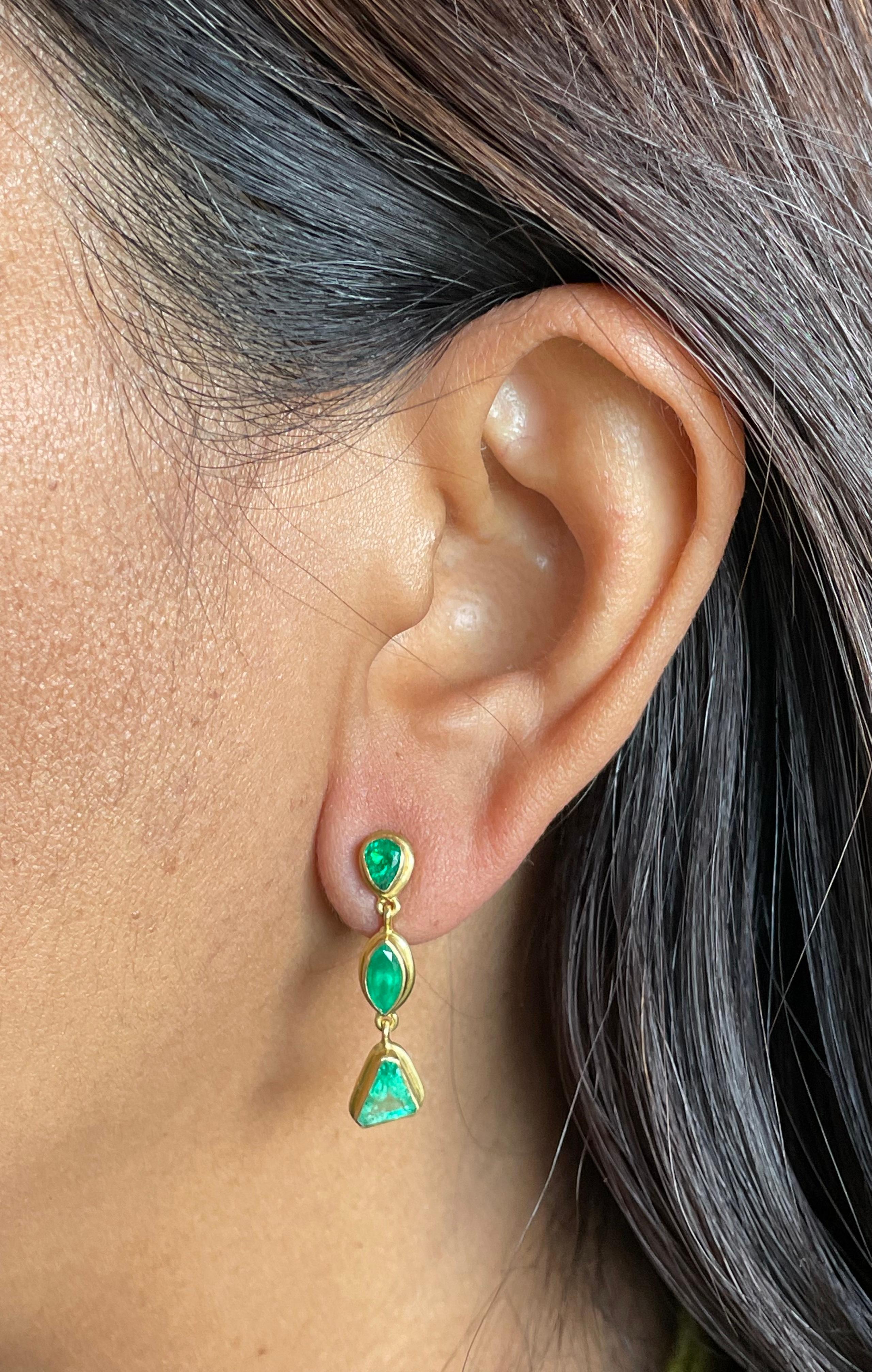 Steven Battelle 2.5 Carats Columbian Emeralds 18k Gold Post Earring For ...
