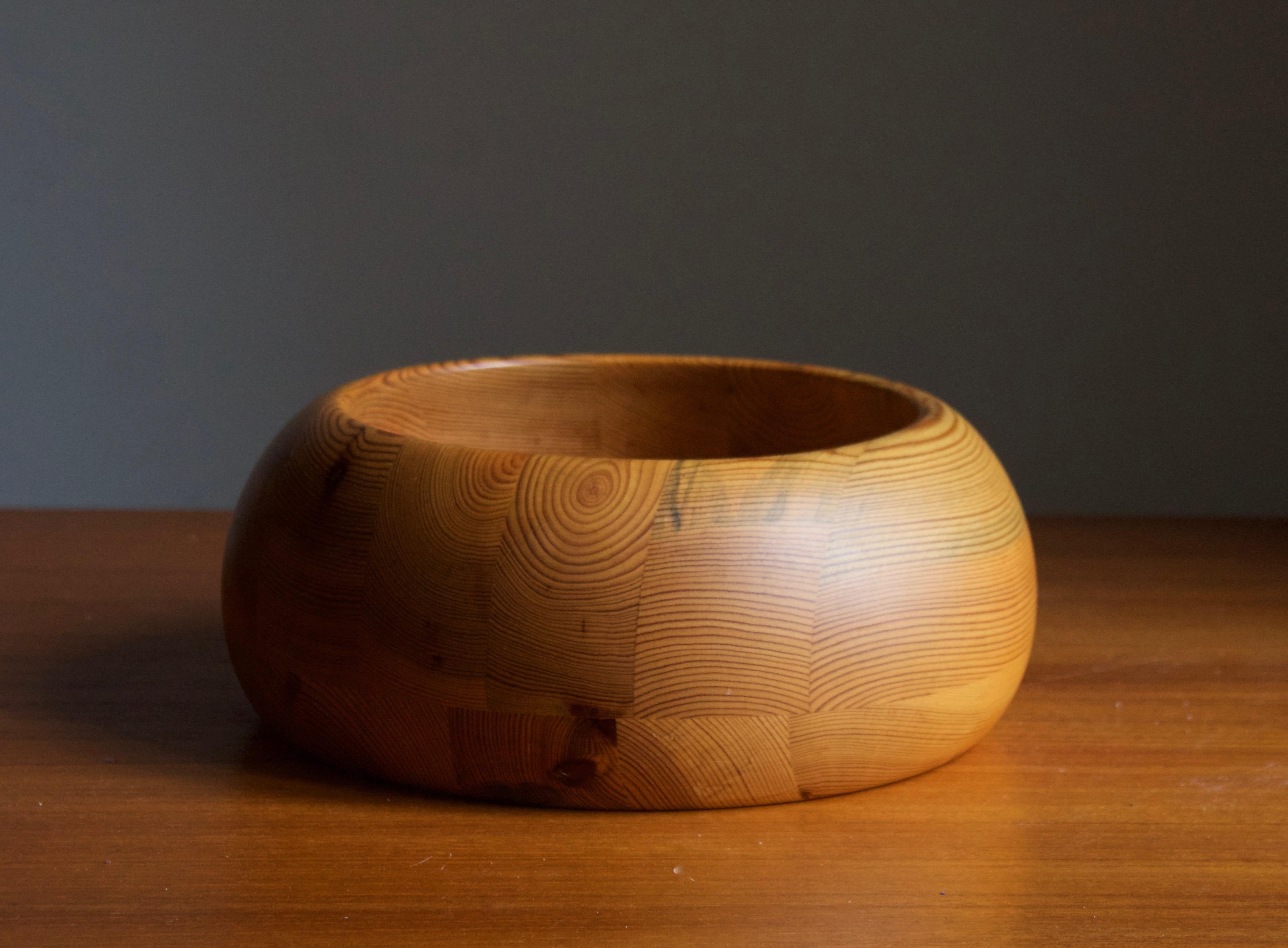 Stig Johnsson, Bowl, Solid Pine, Smålandsslöjd, Värnamo, Sweden, 1970s ...