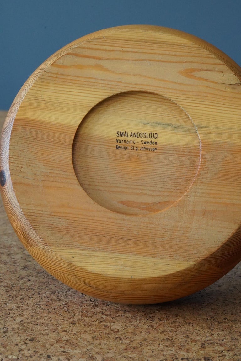 Stig Johnsson, Bowl, Solid Pine, Smålandsslöjd, Värnamo, Sweden, 1970s ...