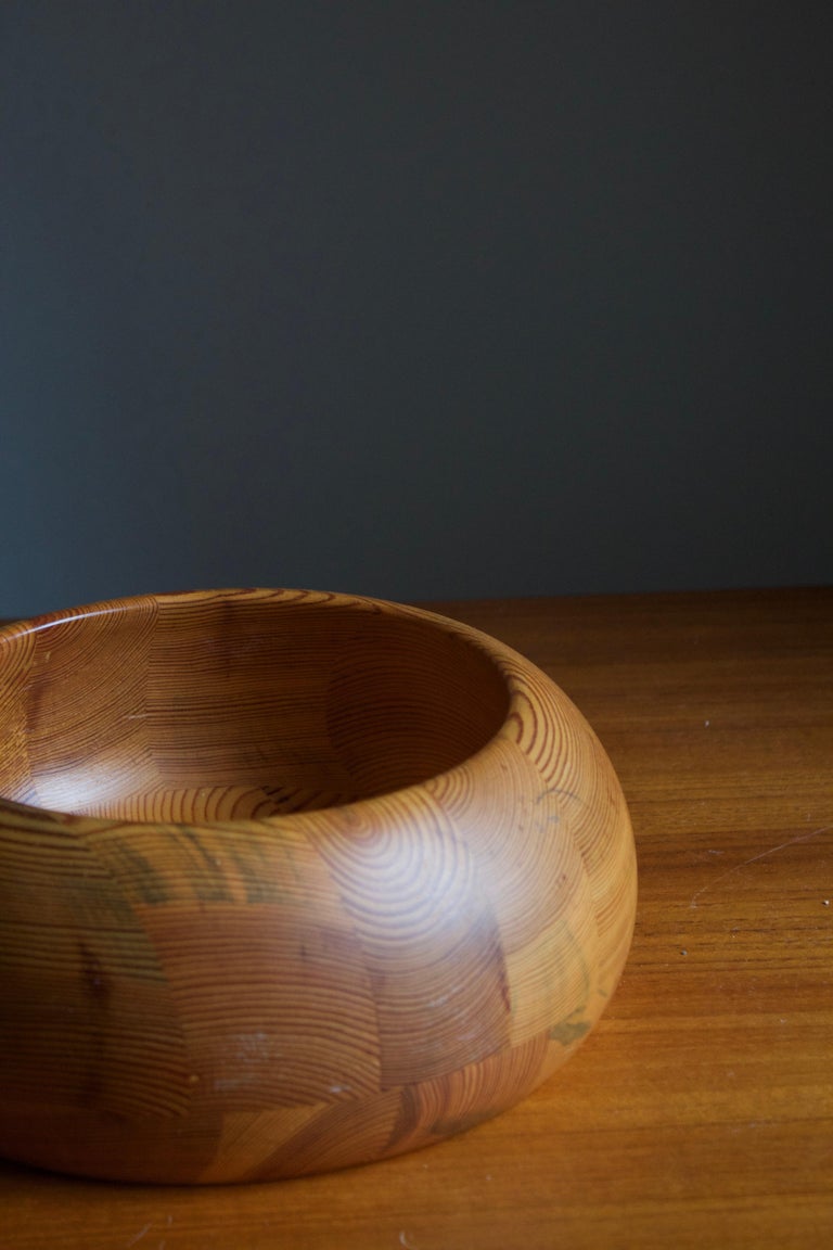 Stig Johnsson, Bowl, Solid Pine, Smålandsslöjd, Värnamo, Sweden, 1970s ...