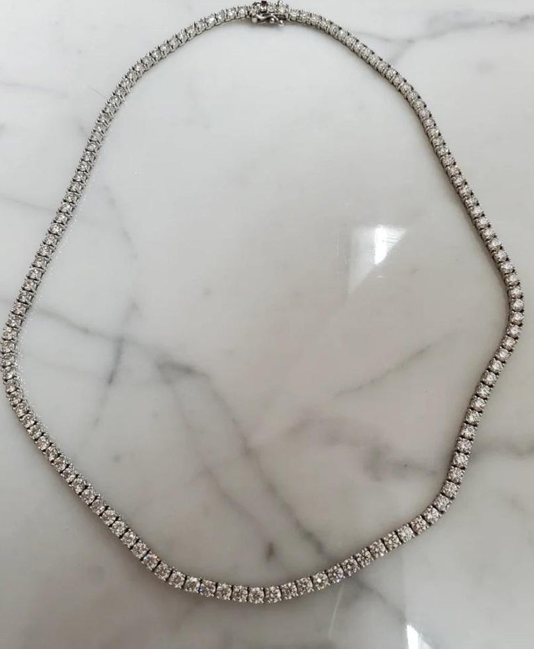 Straight Line Natural Diamond Tennis Necklace For Sale at 1stDibs