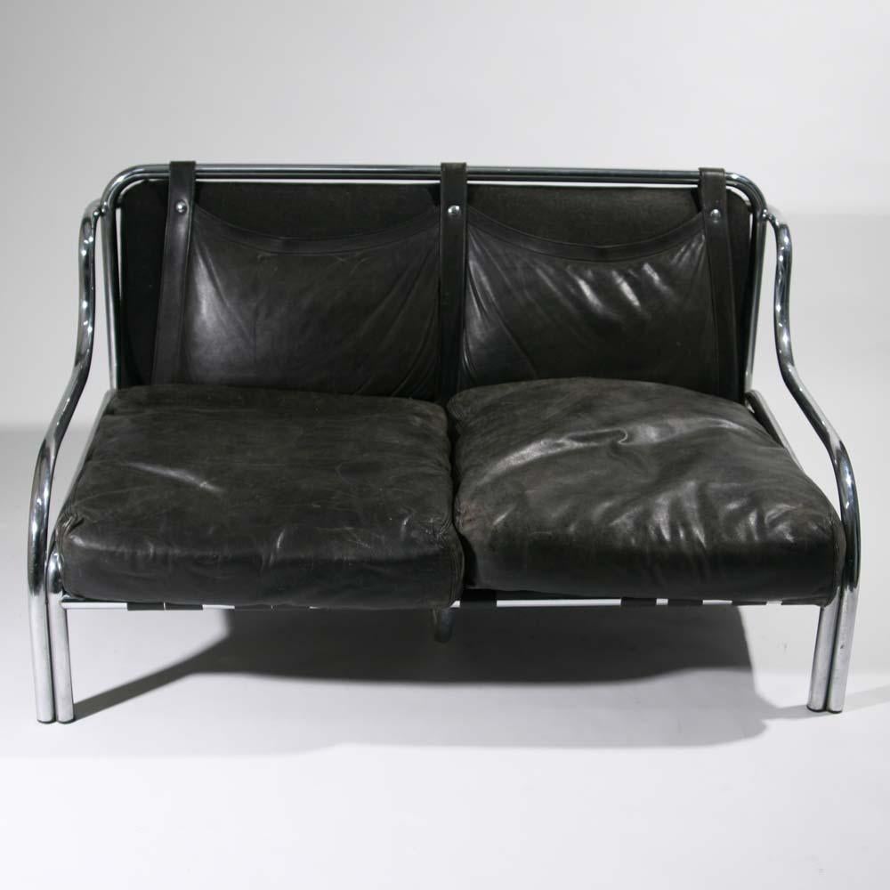 Stringa Two seater black leather upholstery sofa by Gae Aulenti For ...