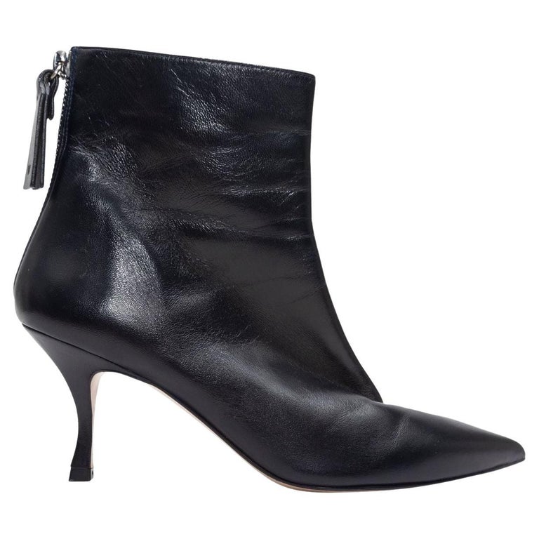 Stuart Weitzman Black Leather Pointed-Toe Ankle Boots For Sale at 1stDibs