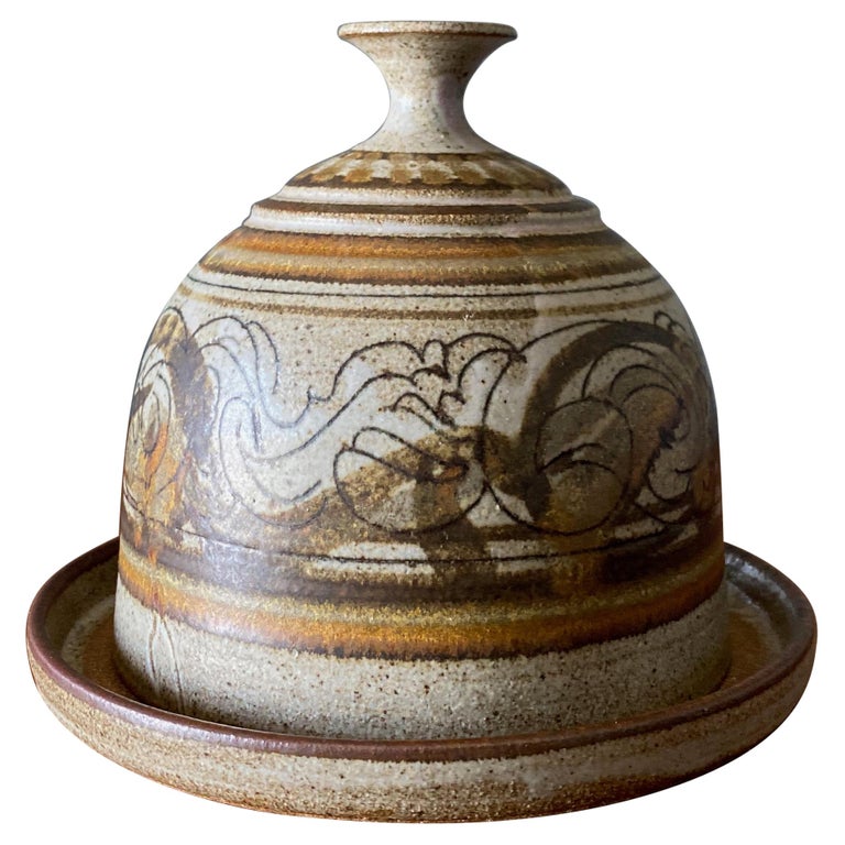 Studio Pottery Signed Lidded Plate, circa 1976 For Sale at 1stDibs