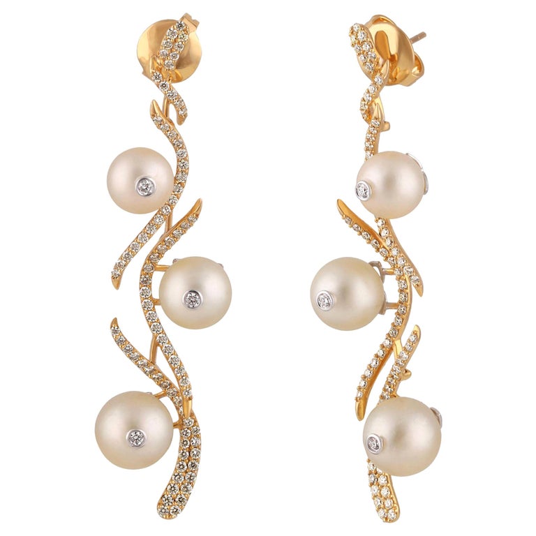 Studio Rêves Pearl Diamond Studded Earring in 18 Karat Gold For Sale at ...