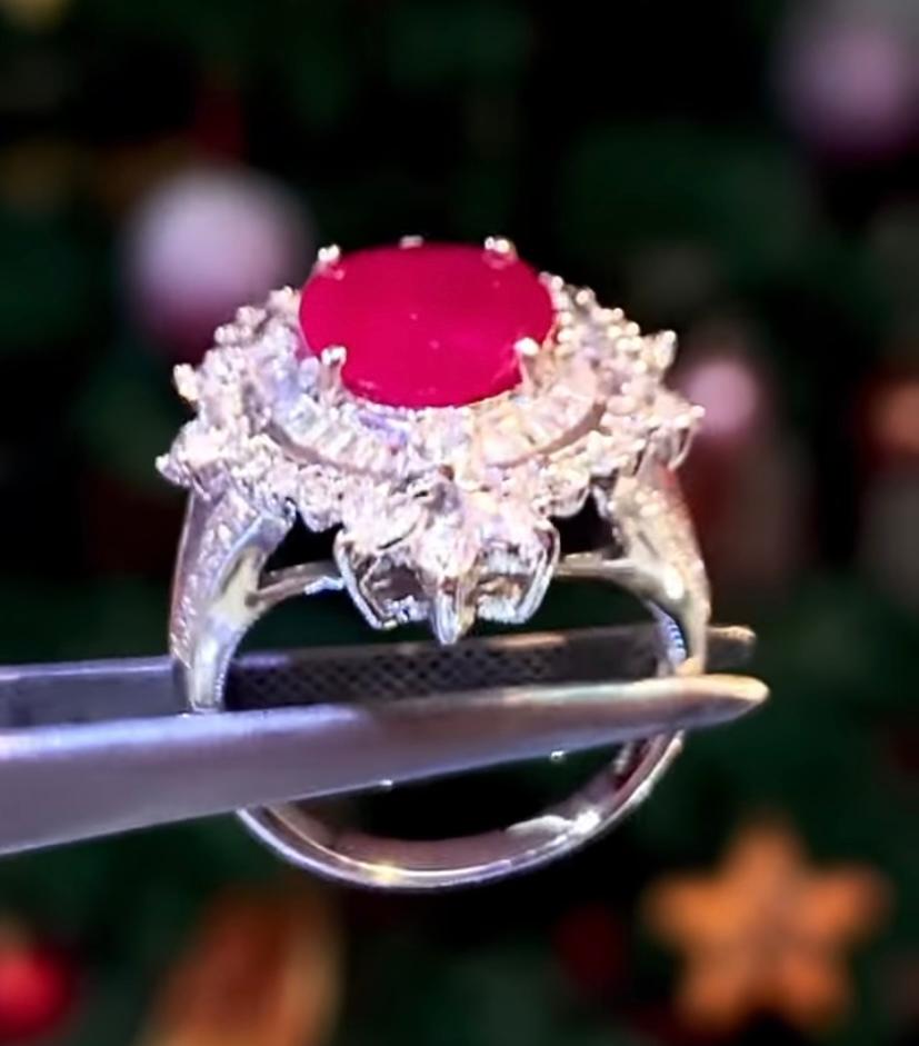 Stunning 5 Carats of Burma Ruby and Diamonds on Ring For Sale at 1stDibs