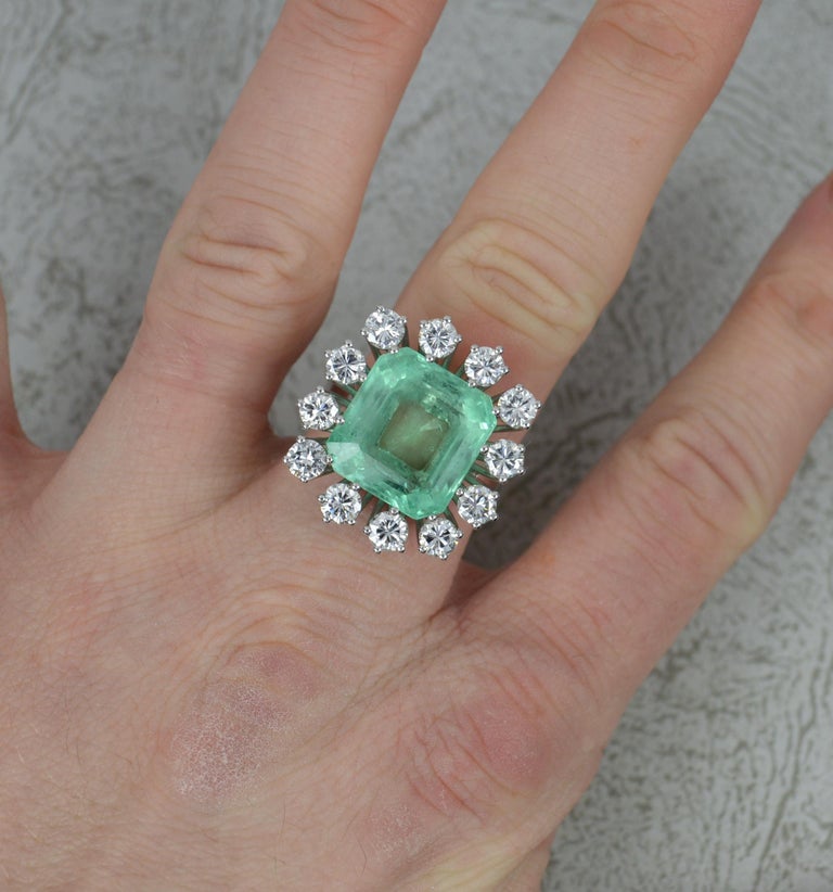 Stunning Large Emerald 2.5ct VS Diamond 18ct White Gold Cluster ...