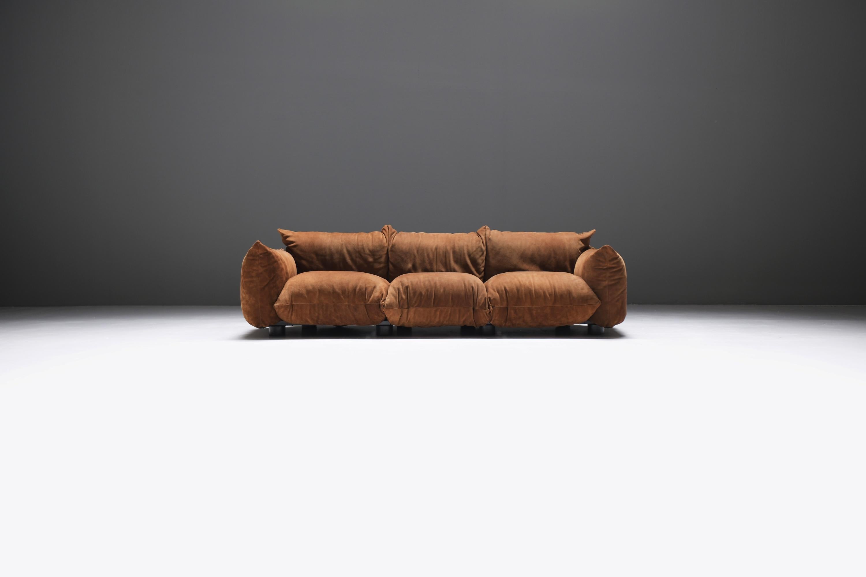 Stunning Marenco 255 3-seater by Mario Marenco for ARFLEX. Signed! For Sale at 1stDibs