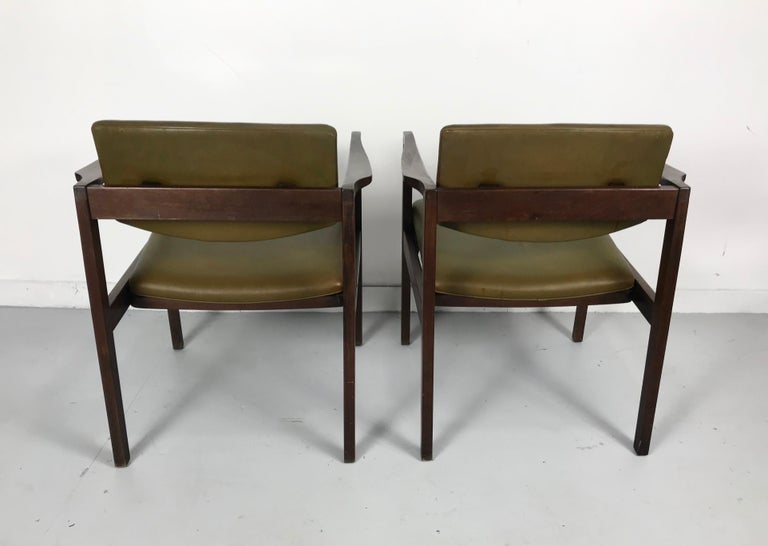 Stunning Pair of Stow Davis Walnut Lounge Chairs, Classic Modernist ...