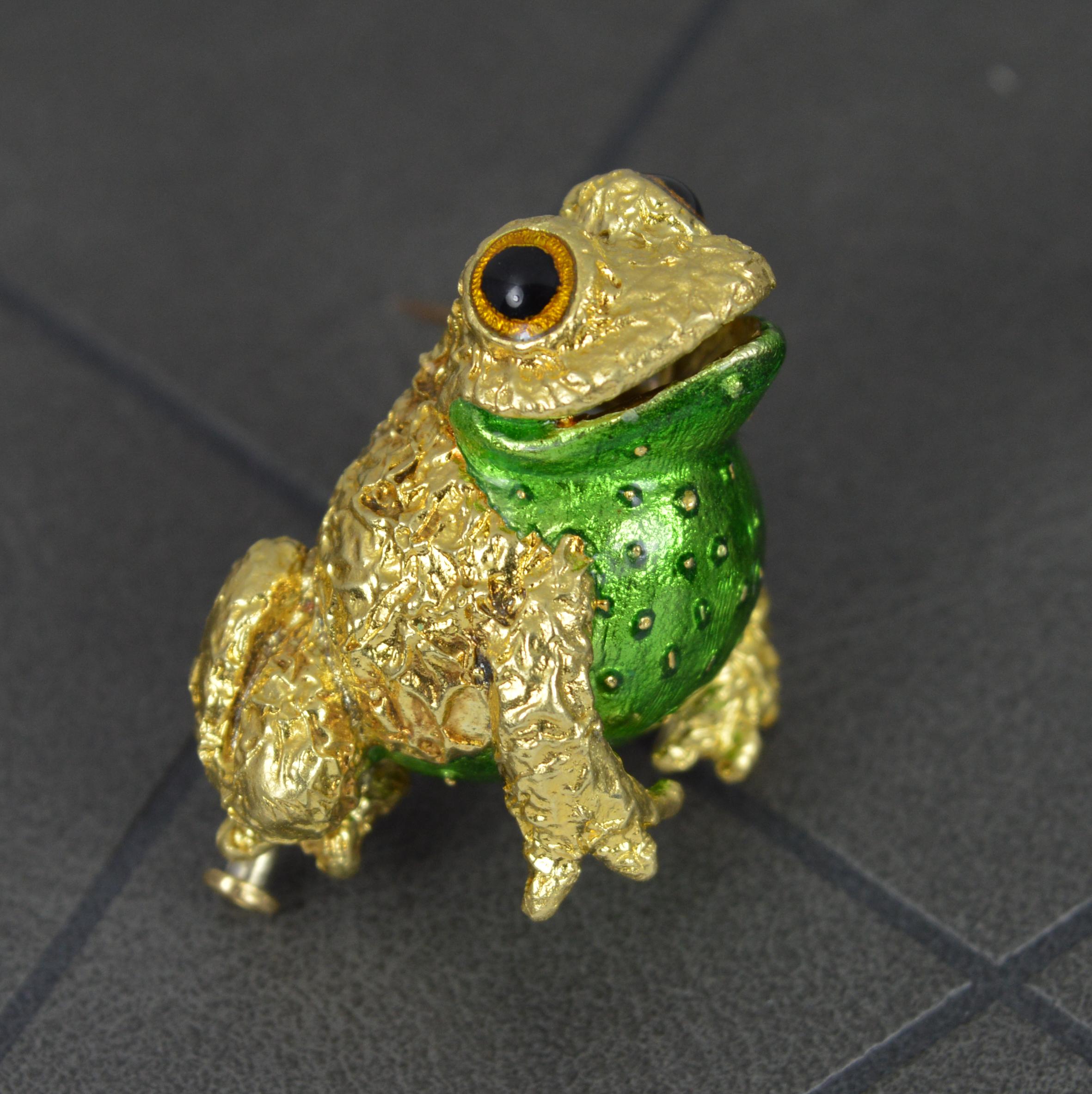 Stunning Quality 18 Carat Gold and Vivid Green Enamel Frog Brooch For Sale at 1stDibs