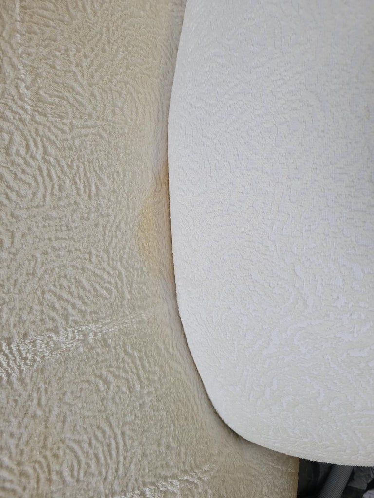 Stunning White Weiman Preview Chaise Lounge For Sale at 1stDibs