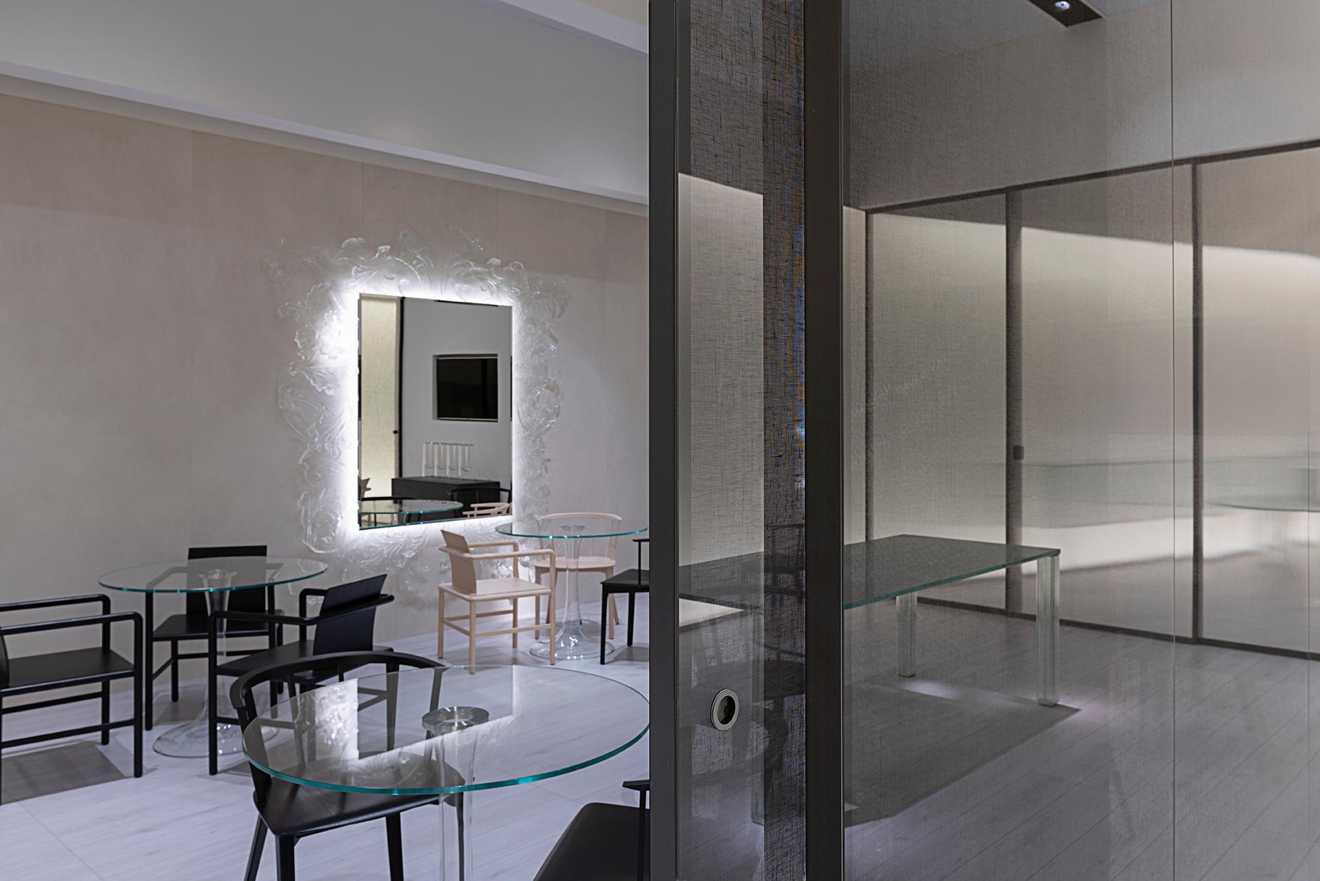 Sturm Und Drang Square Mirror with Led by Piero Lissoni for Glas Italia ...