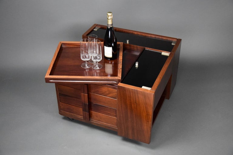 Stylish Italian Mid-Century Modern Bar Trolley / Table For Sale at 1stDibs
