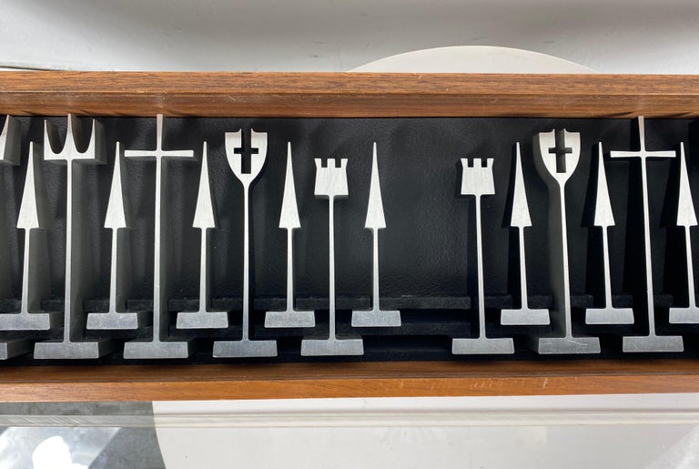 Stylized Mid-Century Modern Extruded Aluminum Chess Set, ALCOA For Sale ...
